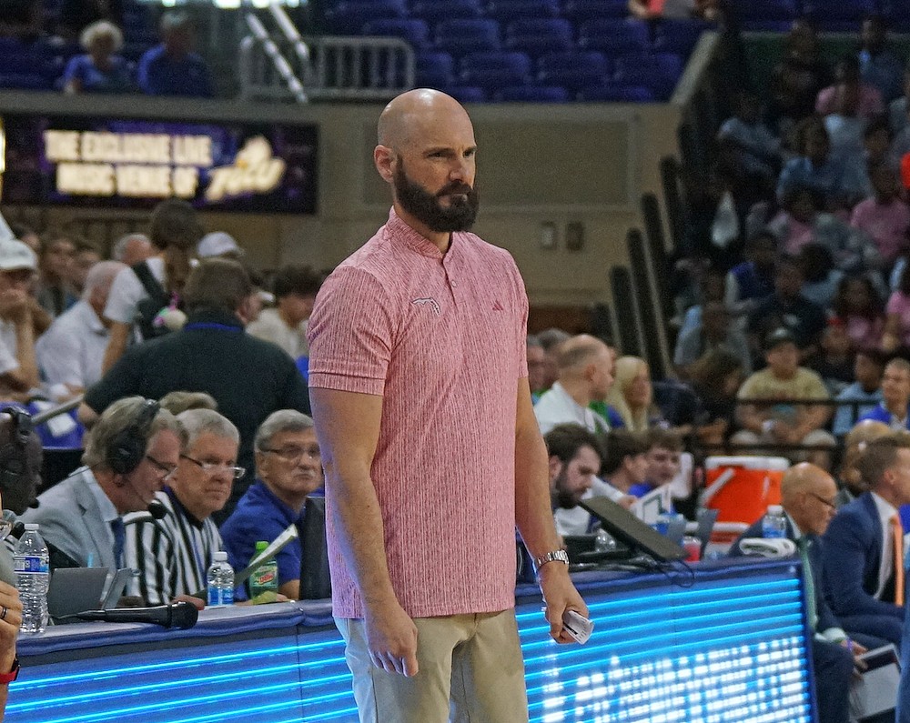 Basketball - FAU Owls Nest